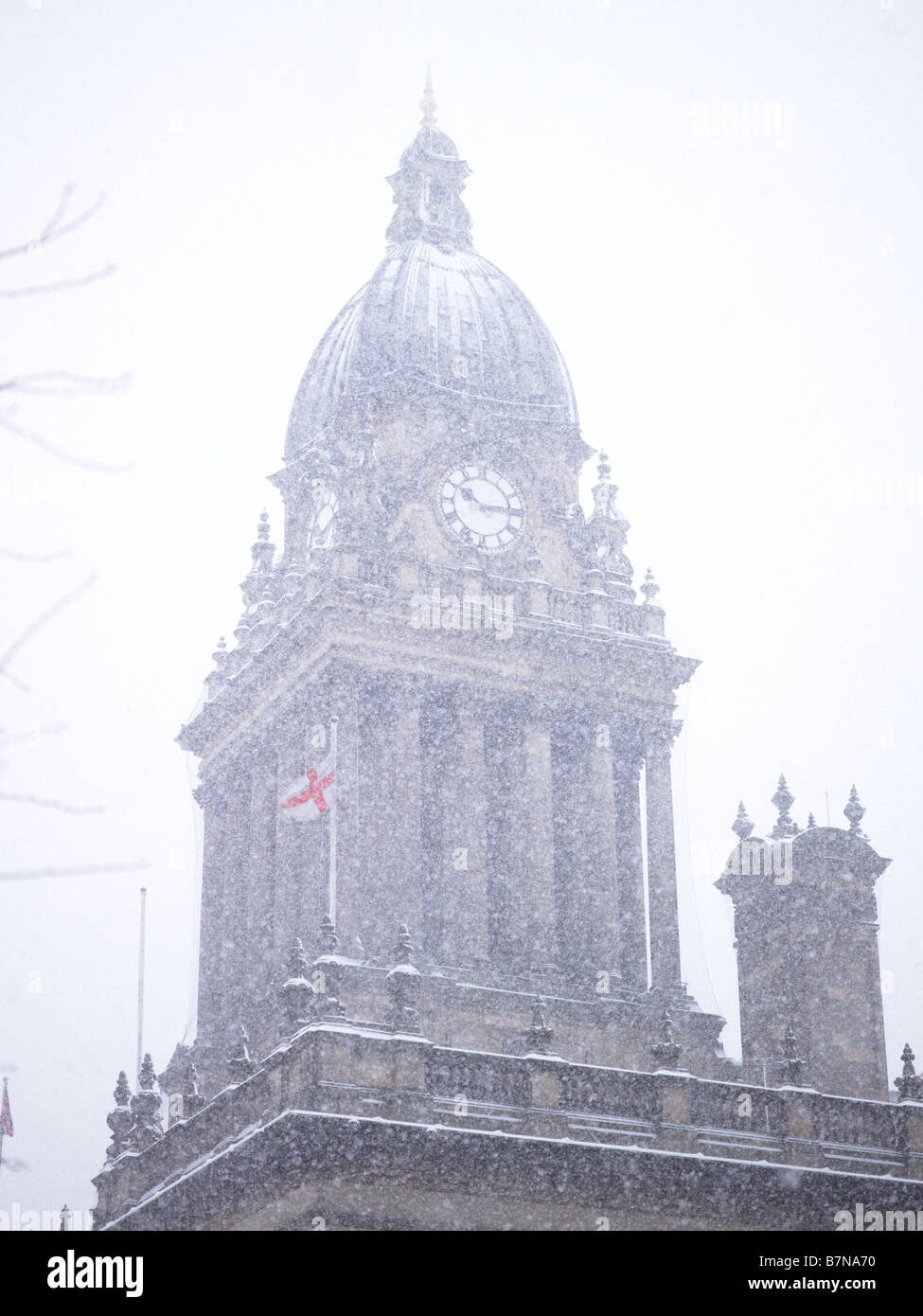 Snow covered Leeds Town Hall Stock Photo - Alamy