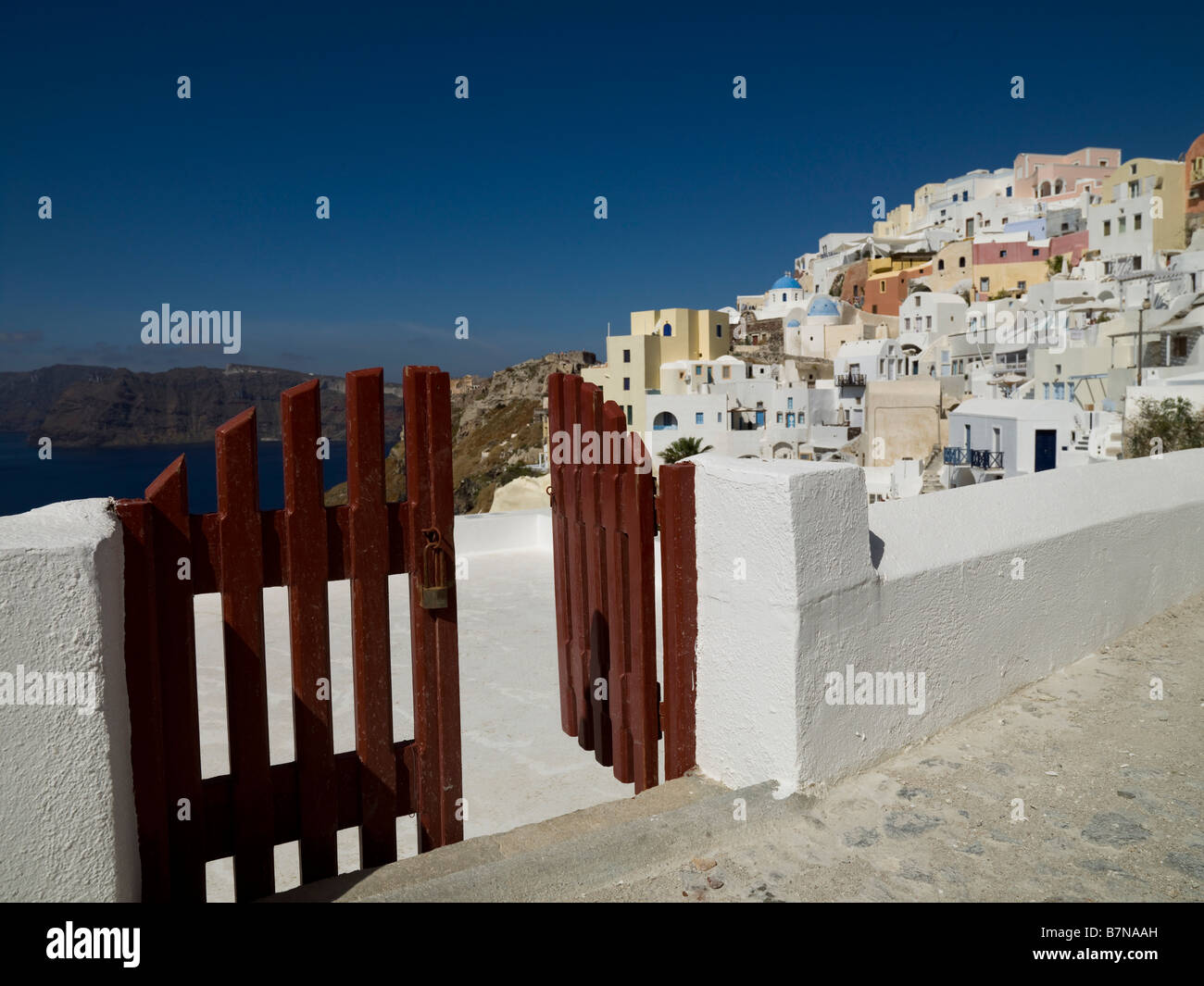 Open gate hi-res stock photography and images - Alamy
