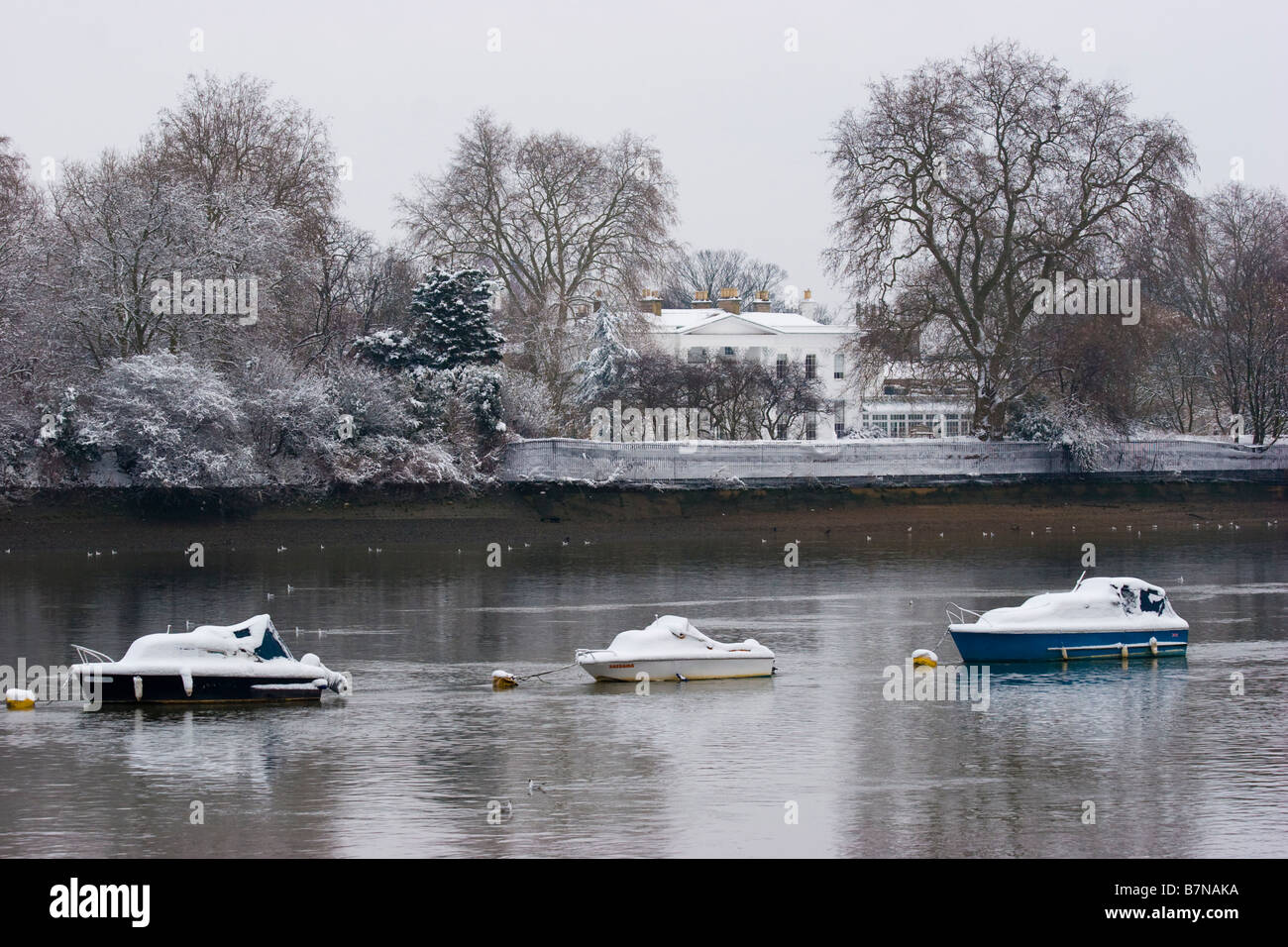 Heavy Snow Falls in London United Kingdom Stock Photo - Alamy