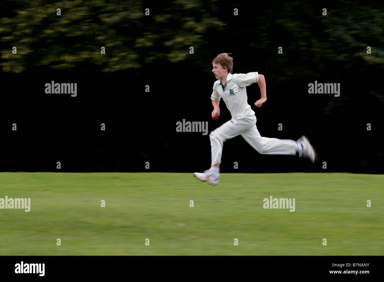 Cricket bowling hi-res stock photography and images - Alamy