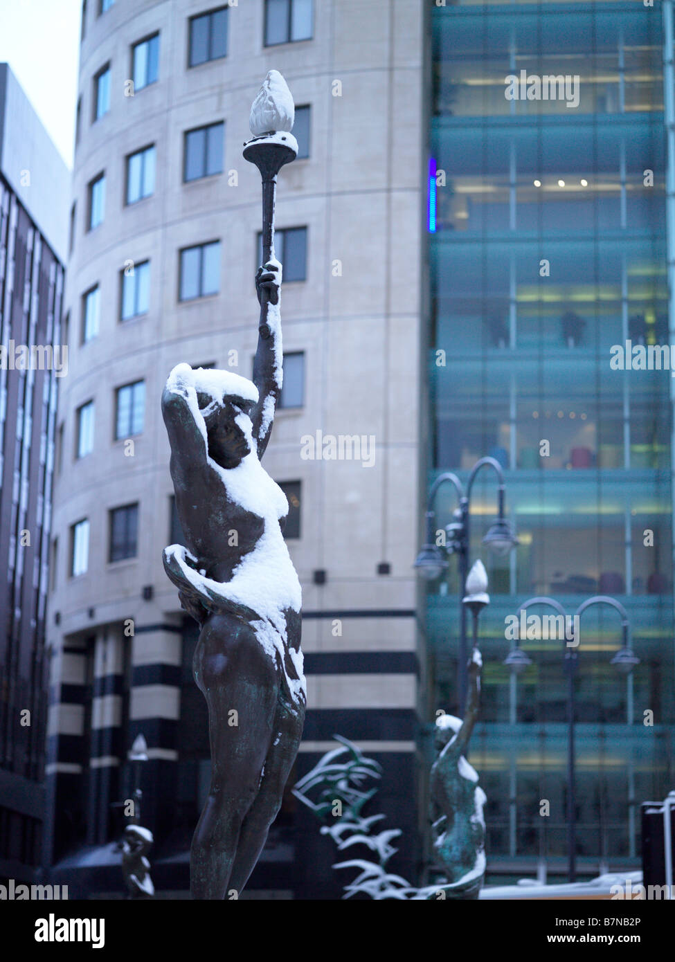 Snow covered statue, Leeds City Square Stock Photo - Alamy