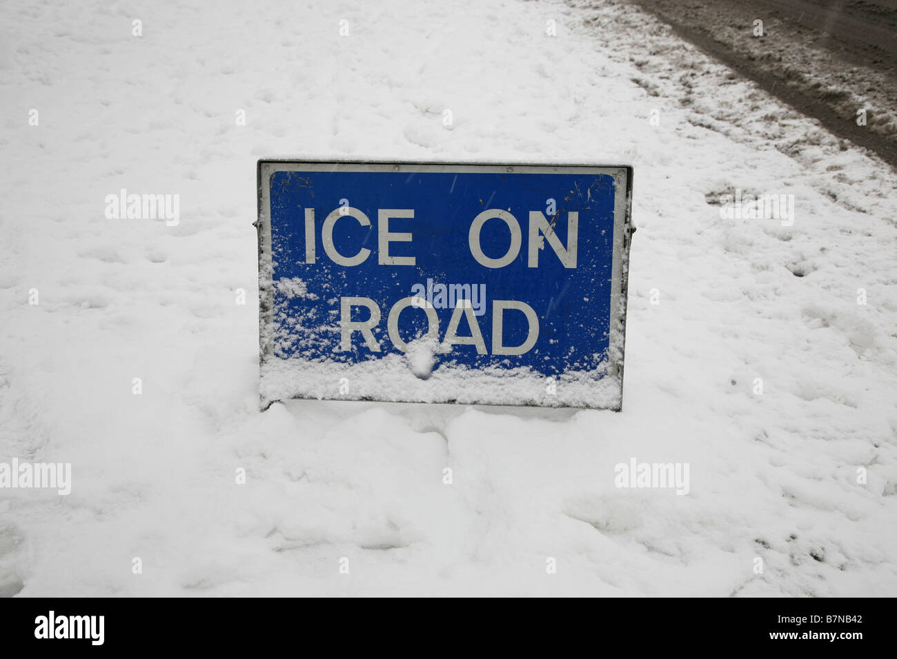 Traffic Delays Warning Sign High Resolution Stock Photography and ...