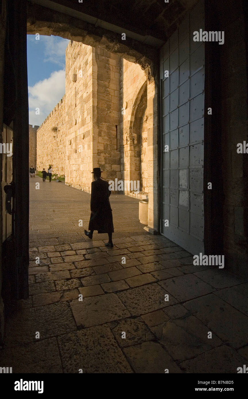 Old city walls jerusalem hi-res stock photography and images - Alamy