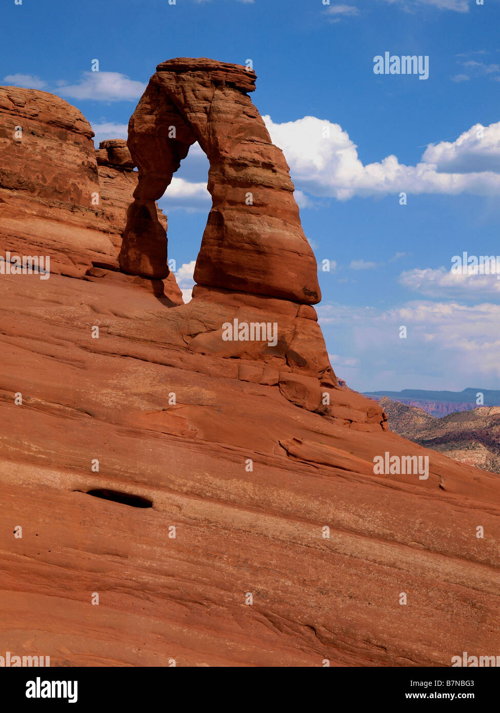 Delicate Arch in Arches National Park near Moab, Utah Stock Photo - Alamy