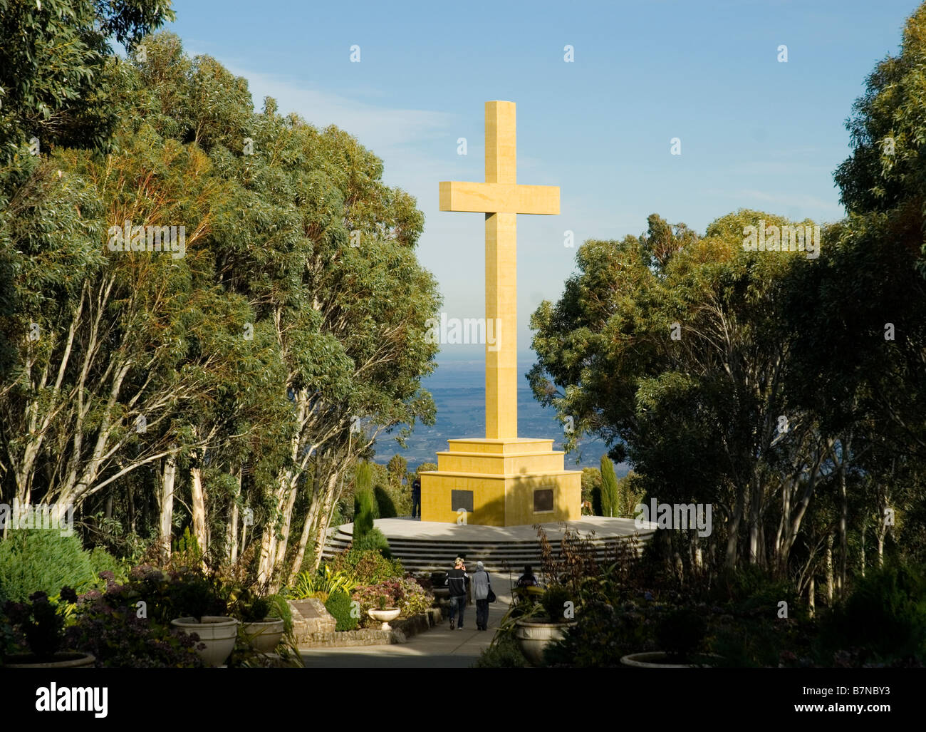 Mount macedon cross hi-res stock photography and images - Alamy