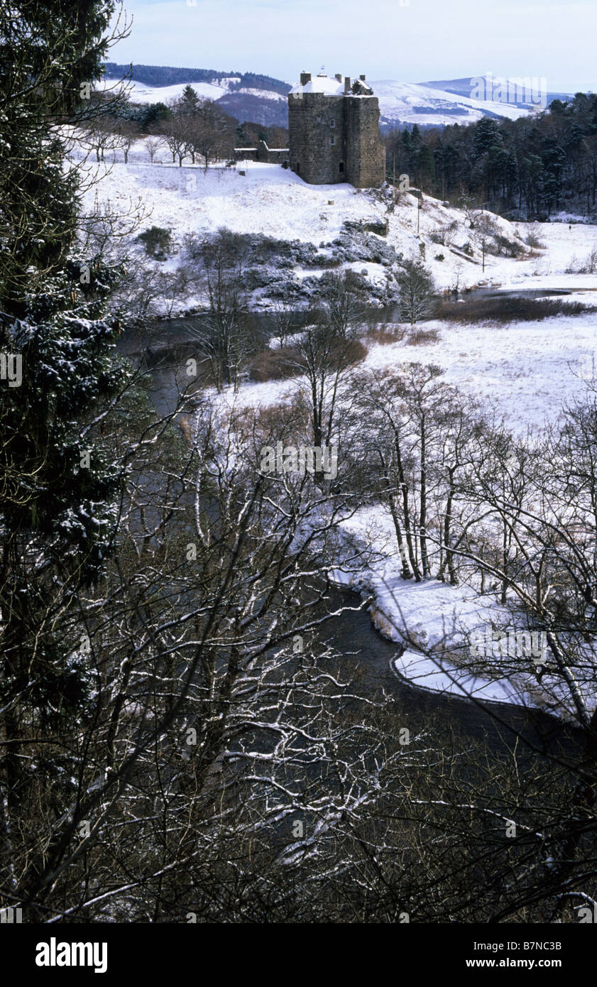Neidpath Castle after winter snowfall, River Tweed, Peebles, Scottish ...