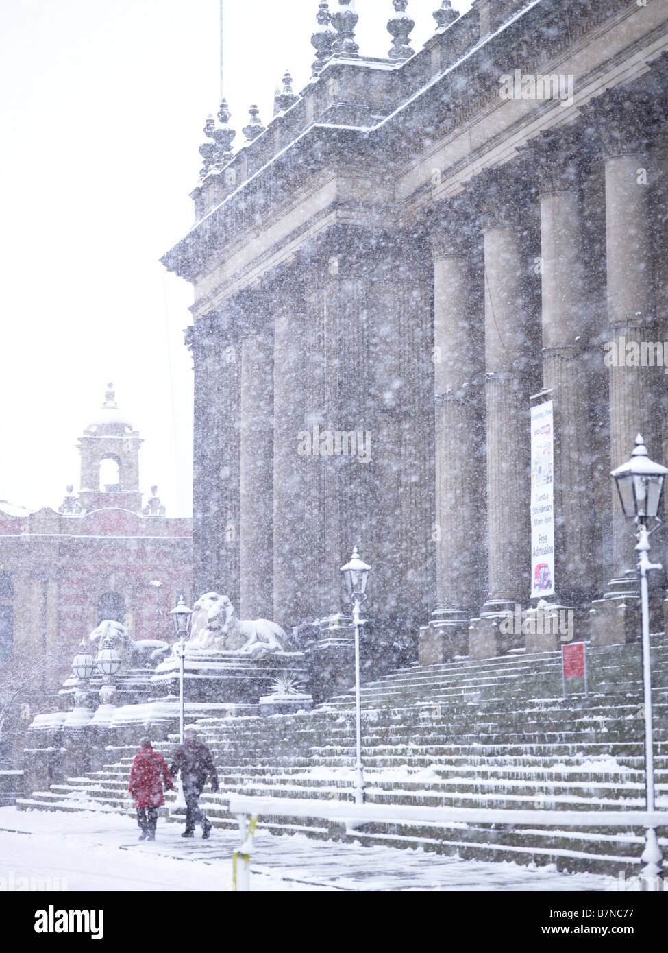 Leeds town hall winter hi-res stock photography and images - Alamy