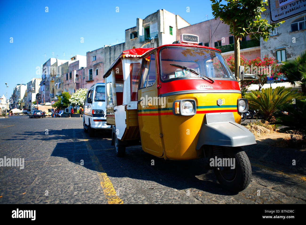 Capri taxi hi-res stock photography and images - Alamy