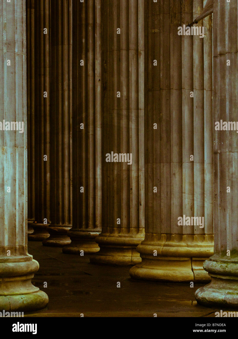 Column columns colonnade vertical upright hi-res stock photography and ...