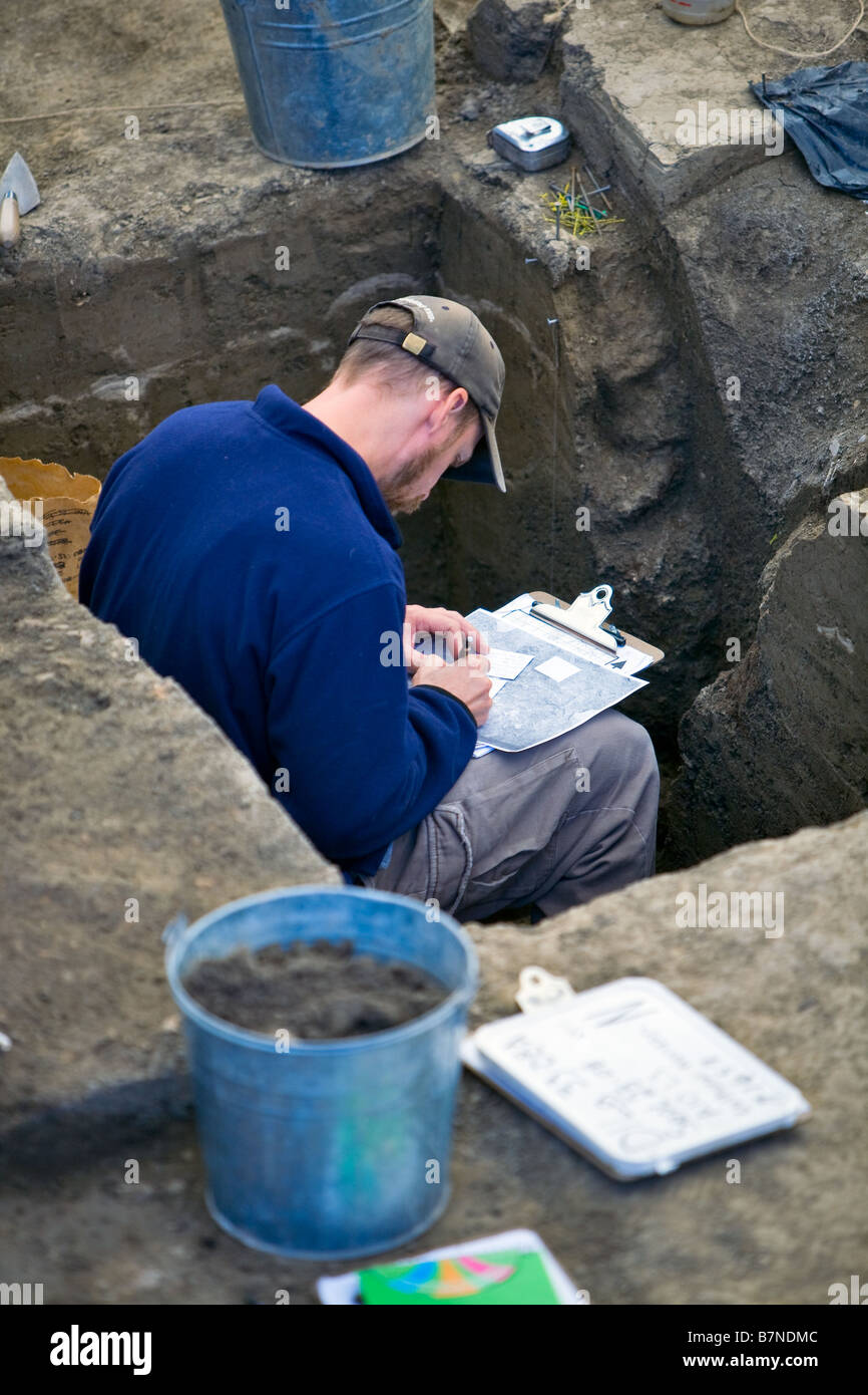 Archaeologist dig hi-res stock photography and images - Alamy