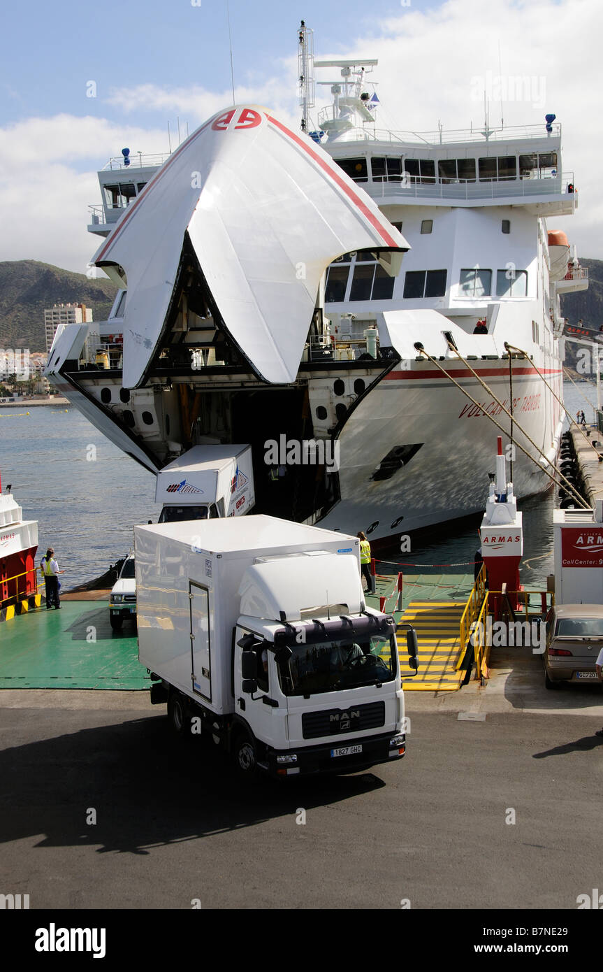Freight lorry disembarking from inter island roro ferry Los Cristianos ...