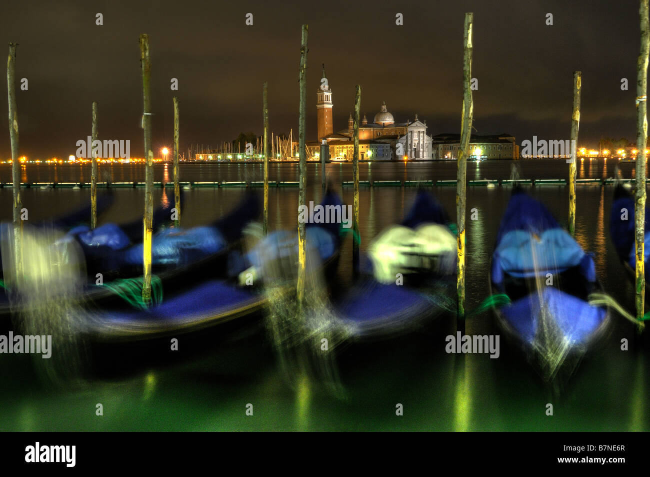 Venice gondola night hi-res stock photography and images - Alamy