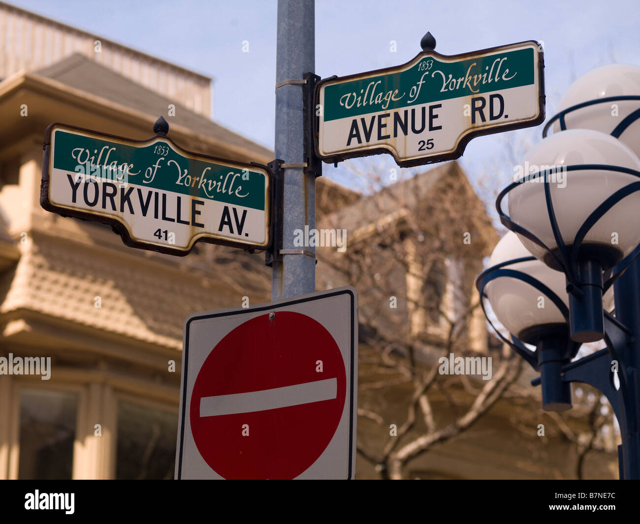 Lamp post direction sign signs hi-res stock photography and images - Alamy