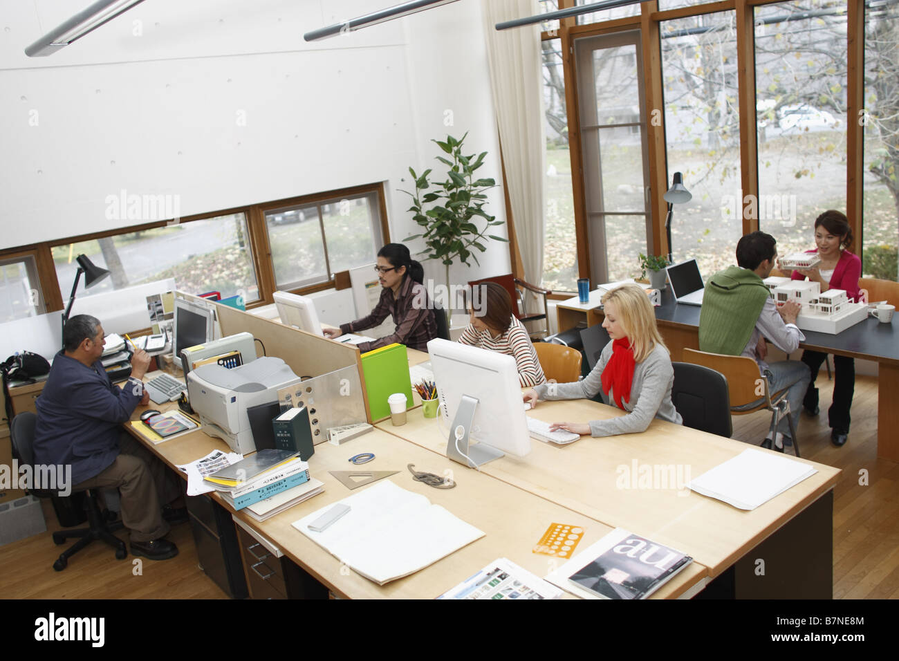Many people office hi-res stock photography and images - Alamy