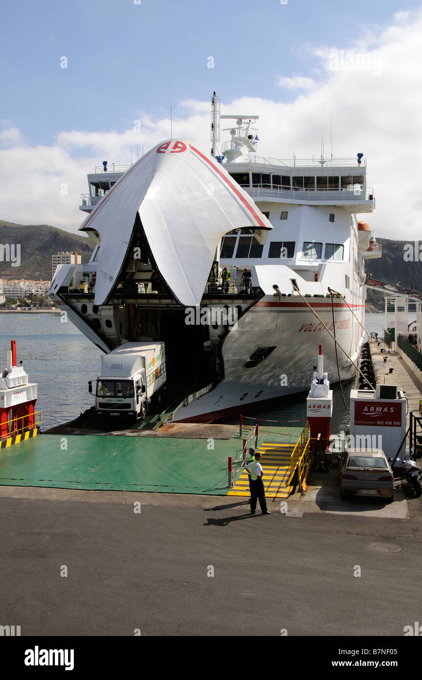 Freight lorry disembarking from inter island roro ferry Los Cristianos ...