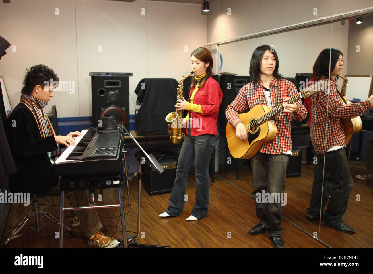 Whole body recording hi-res stock photography and images - Alamy