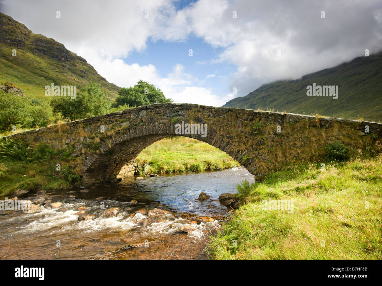 Stone bridge, Scotland Stock Photo - Alamy