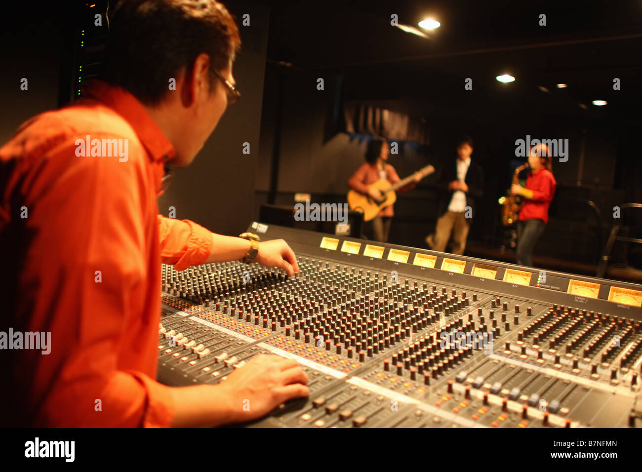 Japanese women band hi-res stock photography and images - Alamy