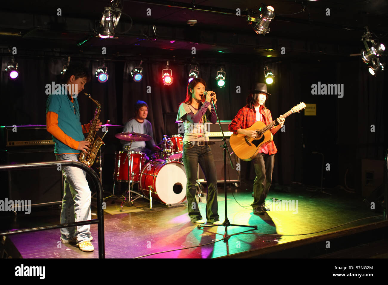 Stage spotlight saxophone hi-res stock photography and images - Alamy