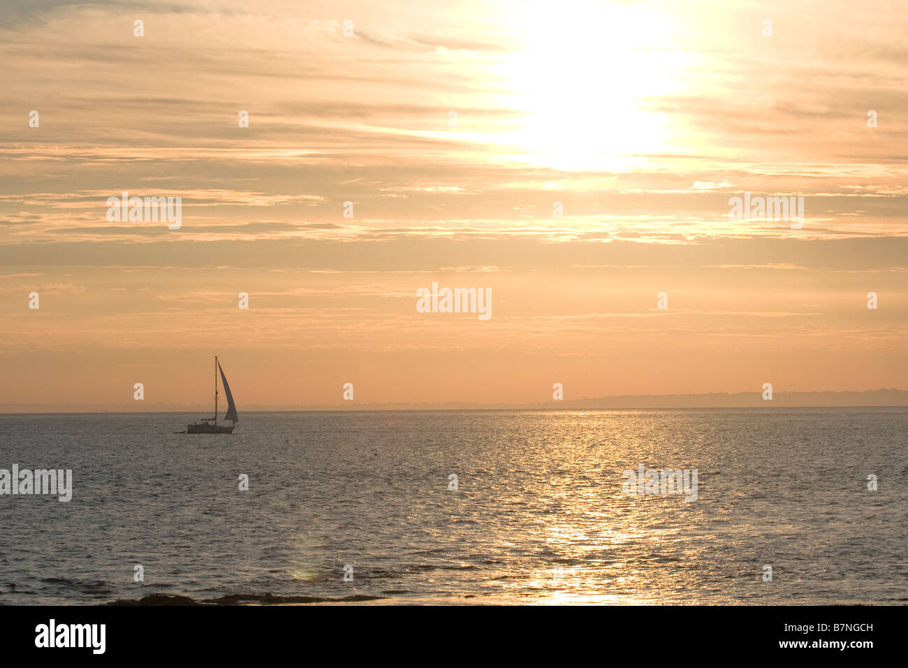 Solent water hi-res stock photography and images - Alamy