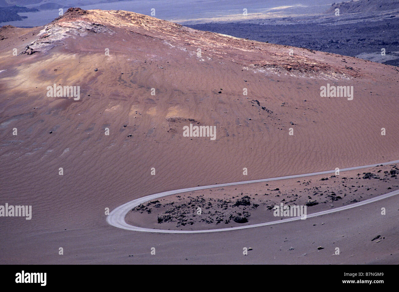 curved road desert Stock Photo - Alamy