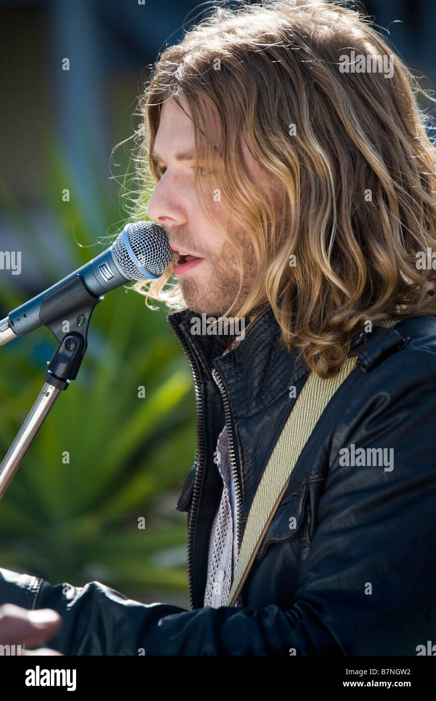 Australian singer and songwriter Wes Carr winner of Australian Idol ...