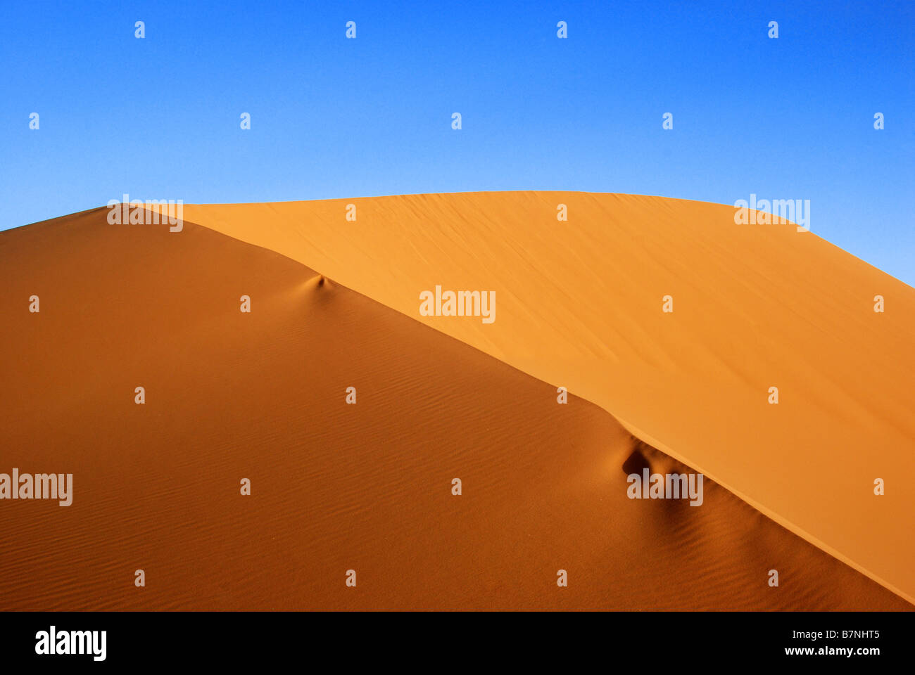 Seif dunes hi-res stock photography and images - Alamy