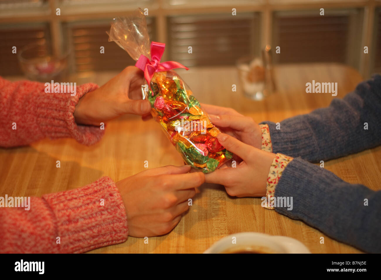 Make a present hi-res stock photography and images - Alamy