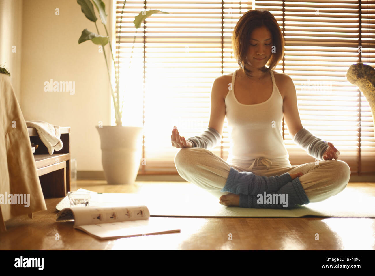 Table Top Yoga Pose High Resolution Stock Photography and Images - Alamy