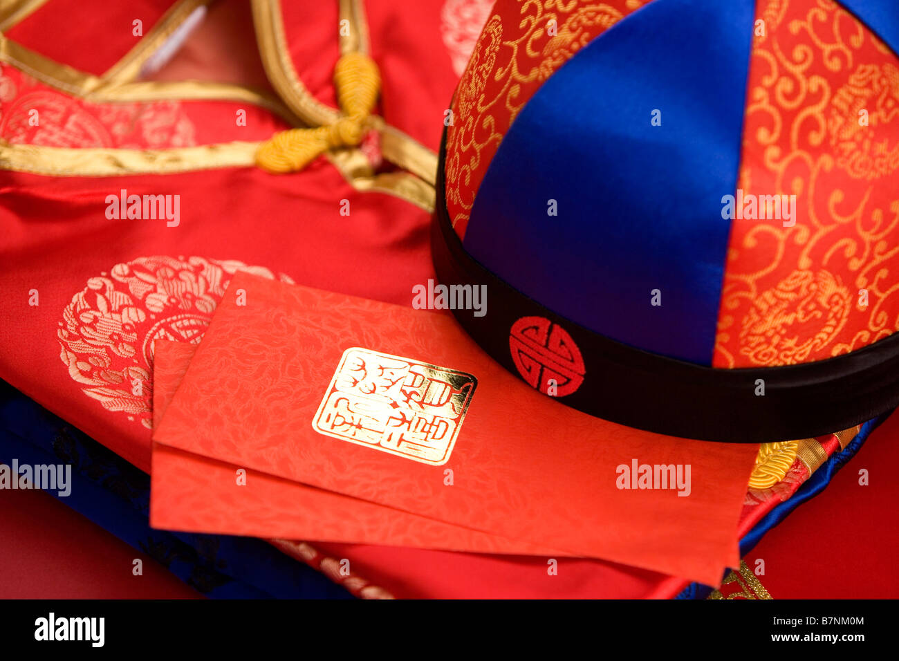 Traditional clothes taiwan hi-res stock photography and images - Alamy