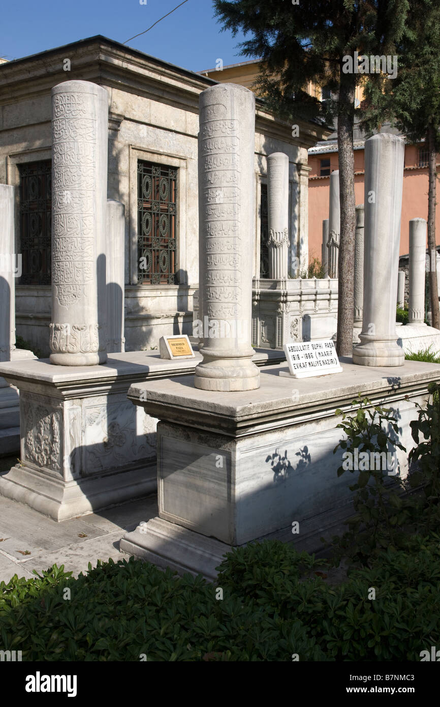 Cemetery istanbul hi-res stock photography and images - Alamy