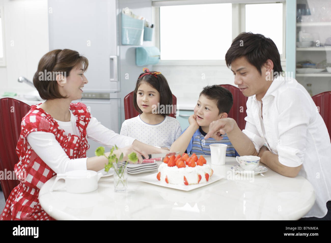 Japanese strawberry shortcake hi-res stock photography and images - Alamy