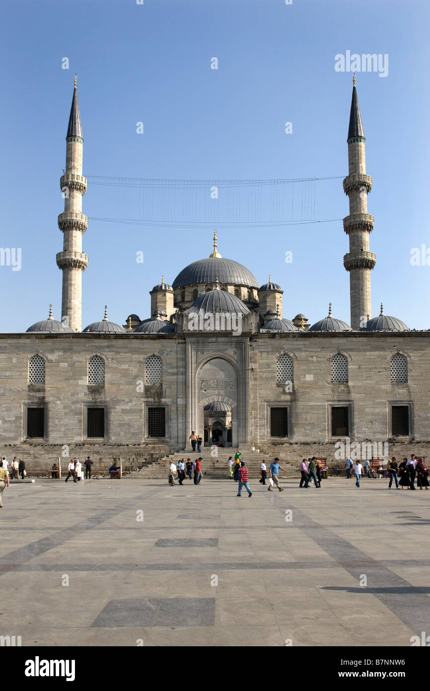 Yeni Camii Istanbul Turkey Stock Photo - Alamy