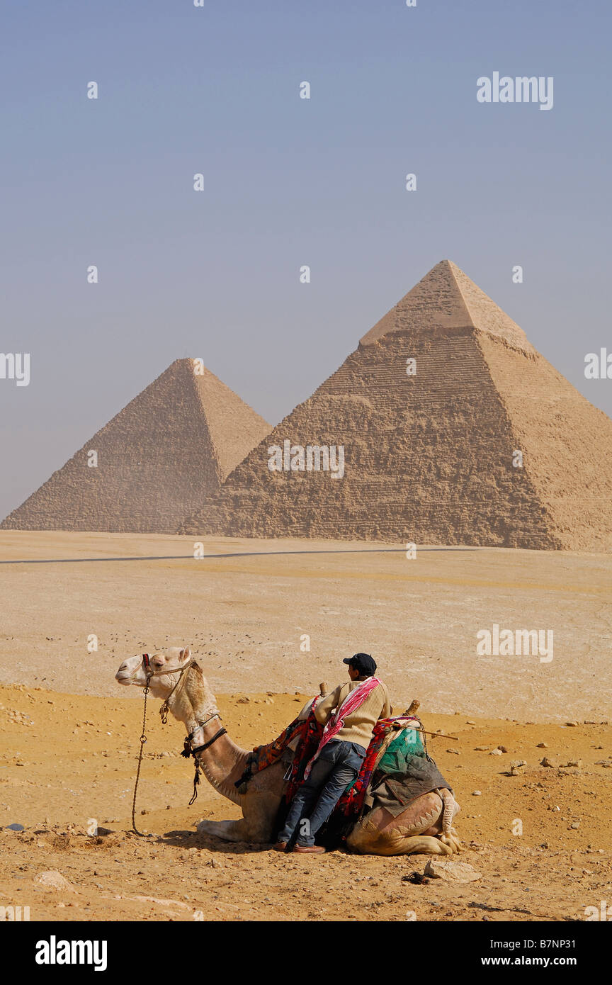 Desert scene with pyramids hi-res stock photography and images - Alamy