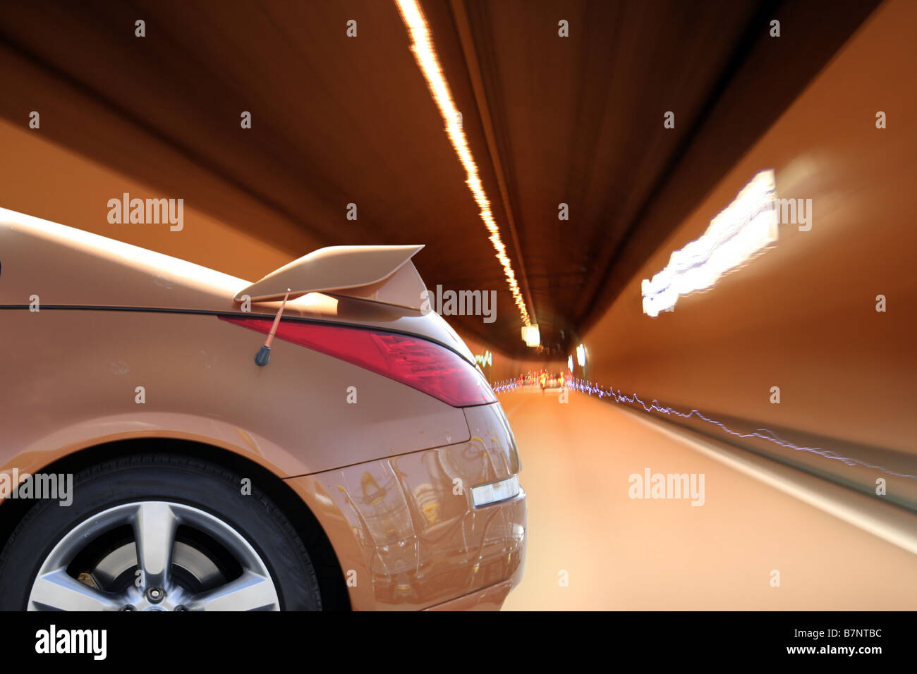 Car cars tunnel reflection tunnels hi-res stock photography and images ...