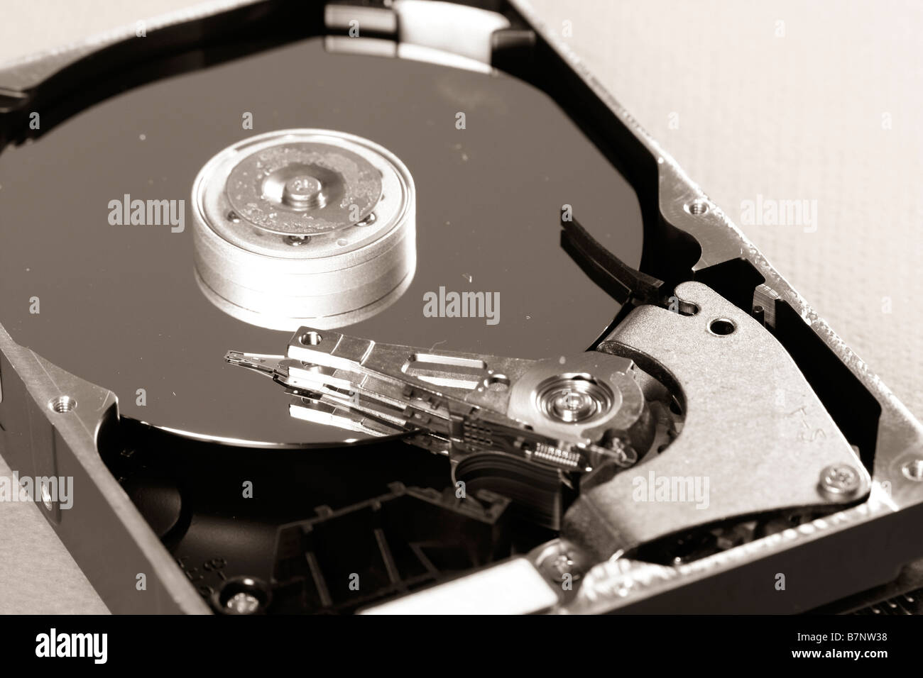 Hard disc data center hi-res stock photography and images - Alamy