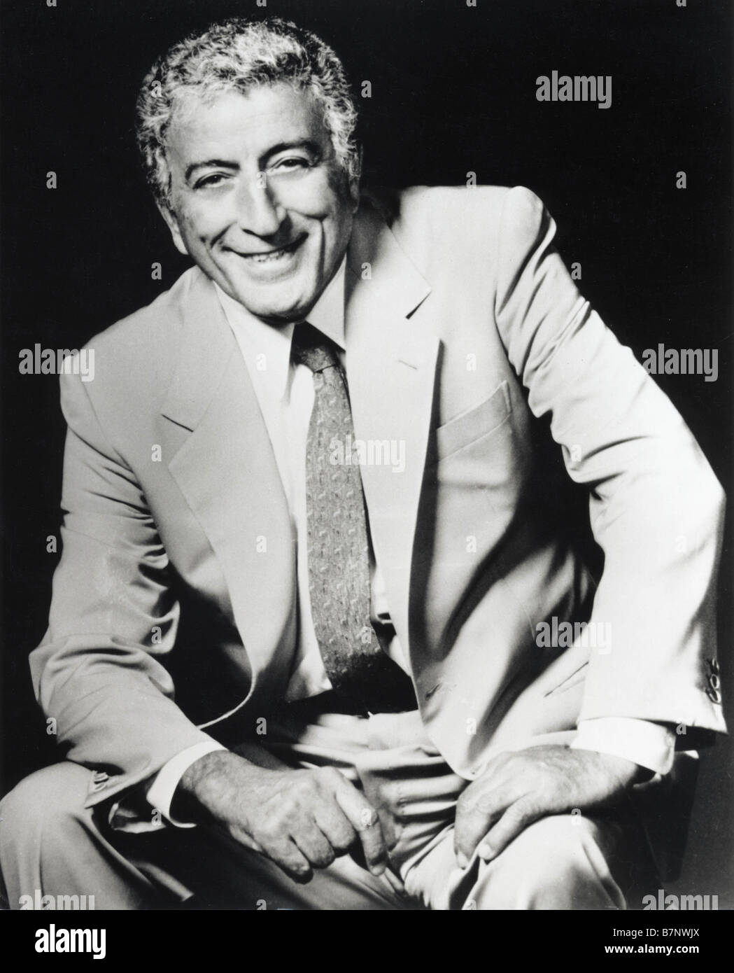 Tony bennett singer hi-res stock photography and images - Alamy