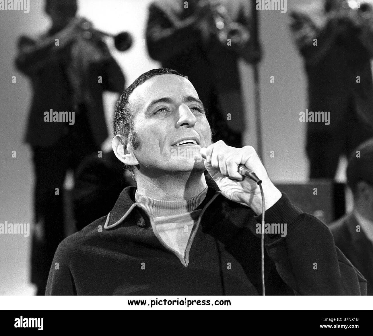 TONY BENNETT US singer in 1956 Stock Photo - Alamy