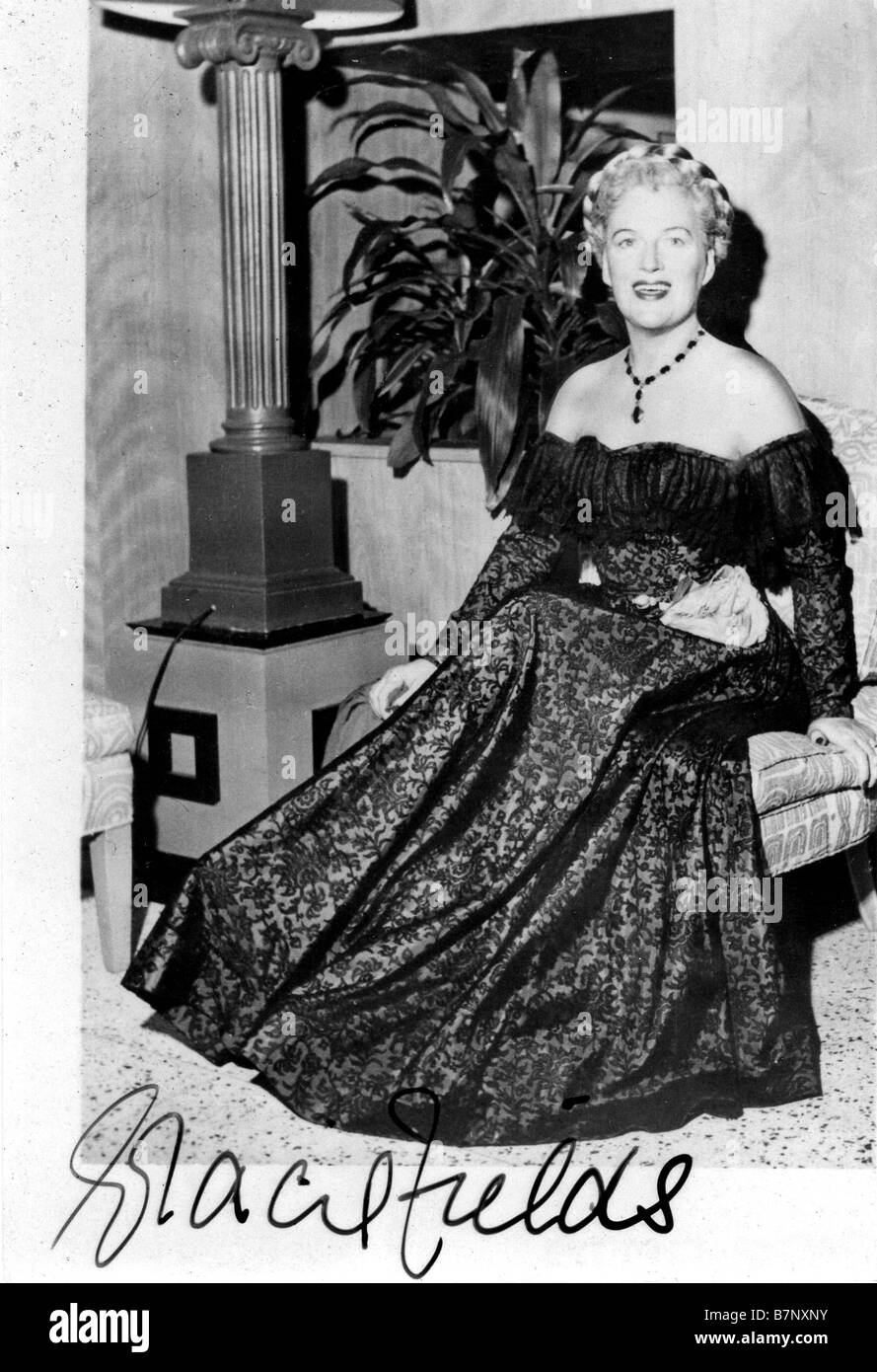 GRACIE FIELDS UK singer and actress 1898 - 1979 Stock Photo - Alamy