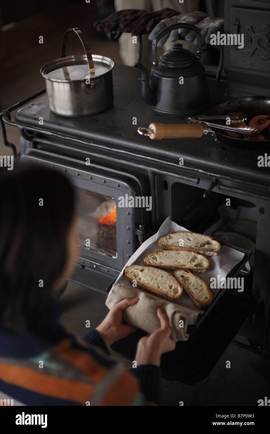 Woman oven retro hi-res stock photography and images - Alamy