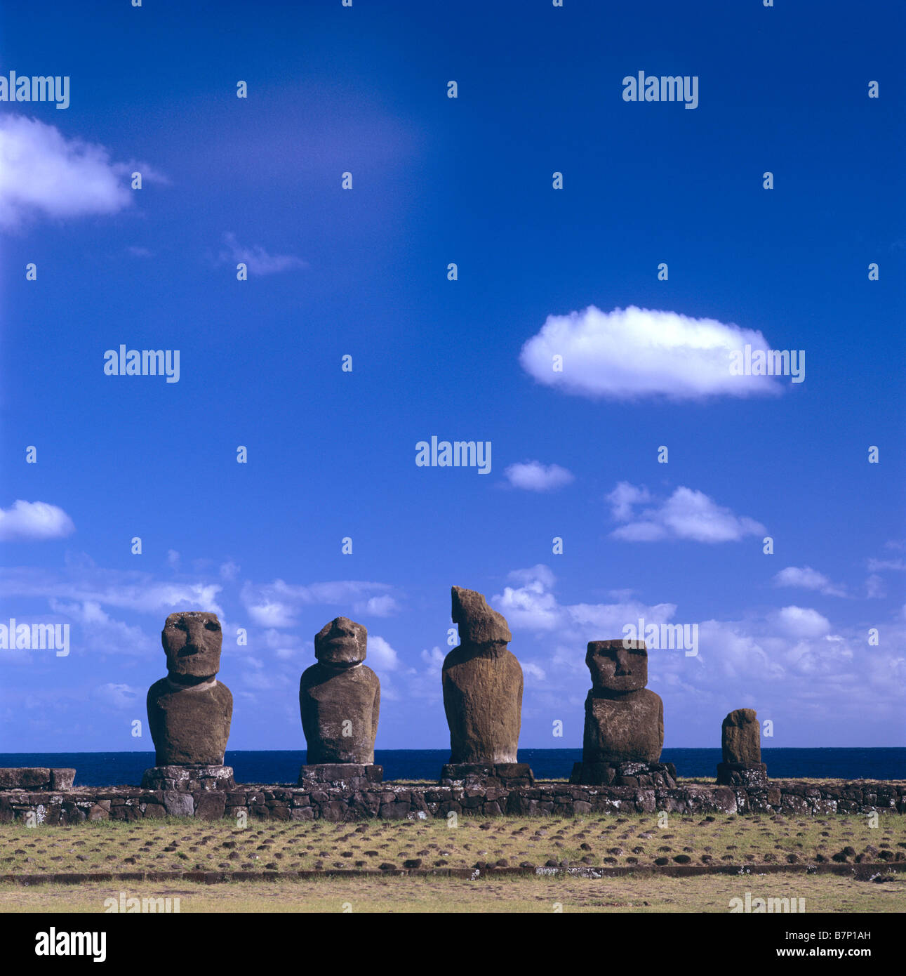 Ahu Vai Uri at the Tahai complex Stock Photo - Alamy