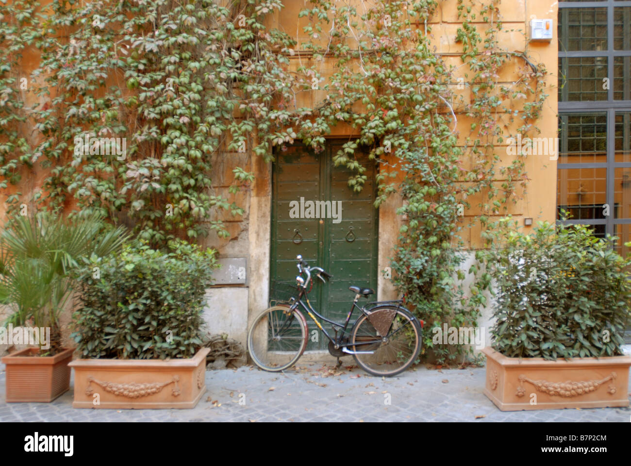 Rome bicycle tour hi-res stock photography and images - Alamy