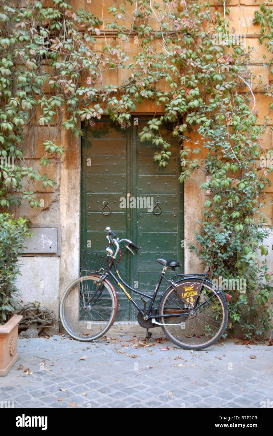 Rome bicycle tour hi-res stock photography and images - Alamy