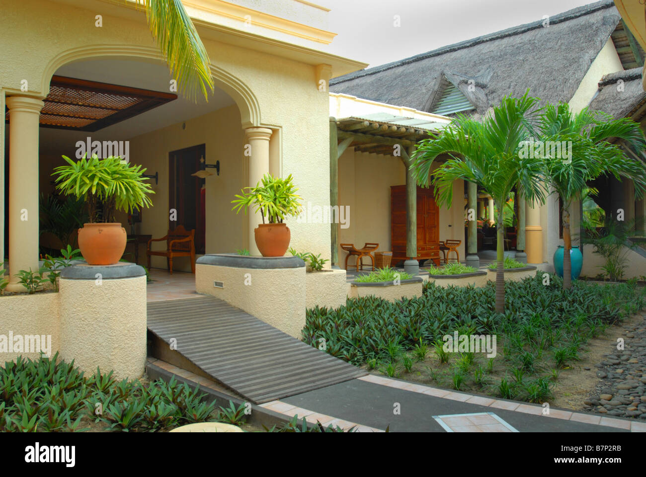 Long beach garden hotel hi-res stock photography and images - Alamy