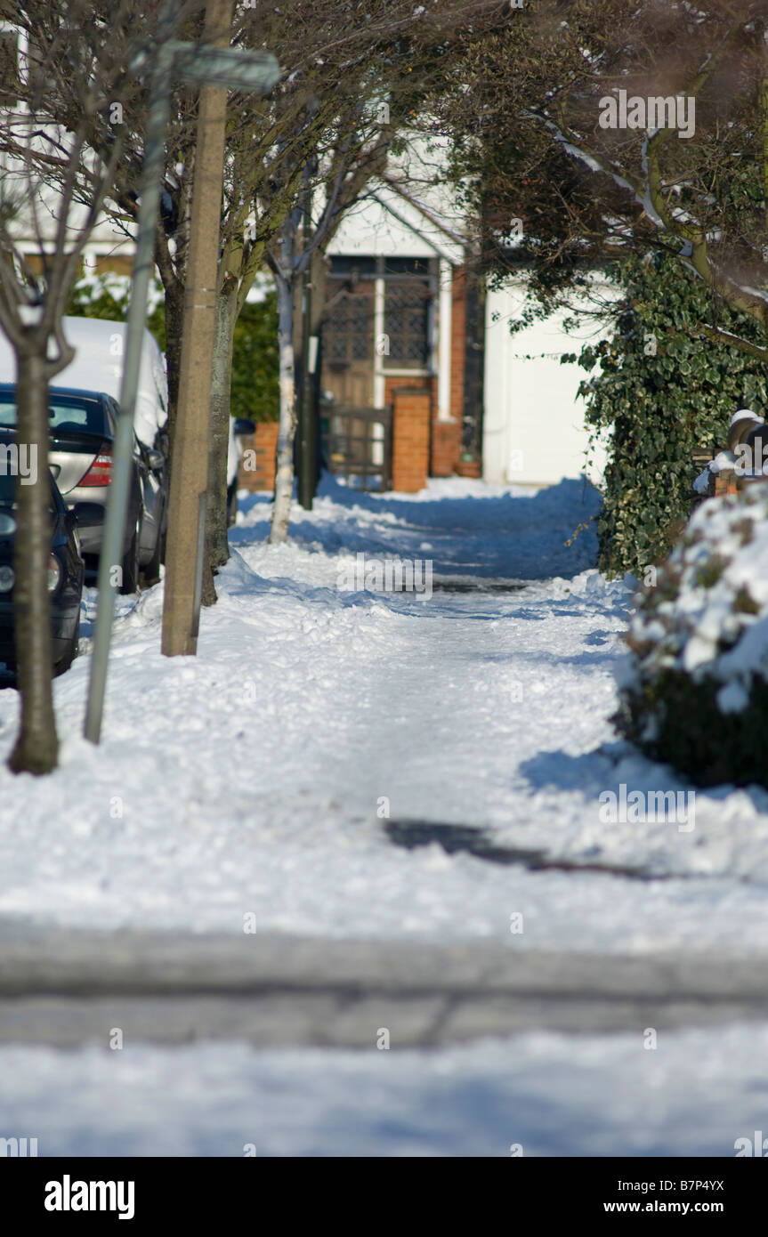 Ice on pavement hi-res stock photography and images - Alamy