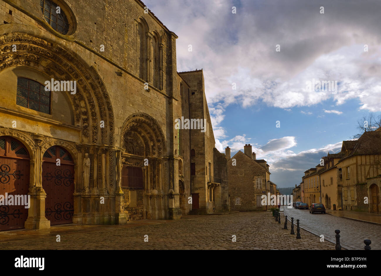 Avallon france hi-res stock photography and images - Alamy