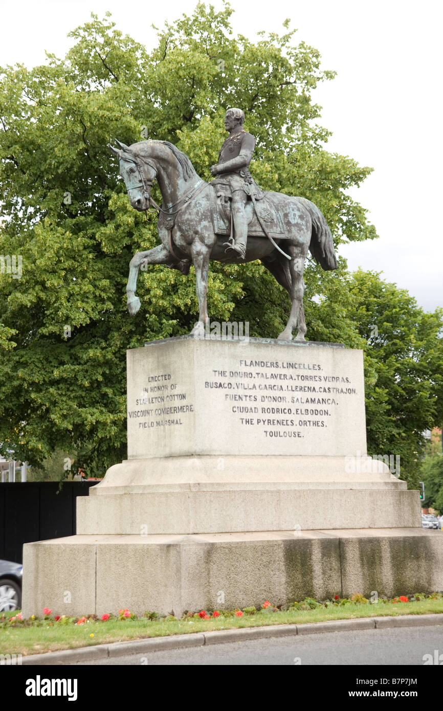 Statue of Viscount Combermere outside Crown Court Building in Chester ...