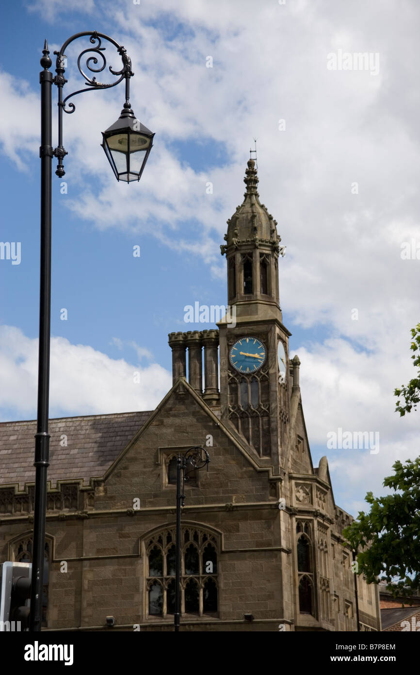 Building on the Grosvenor Roundabout in the centre of Chester, England ...
