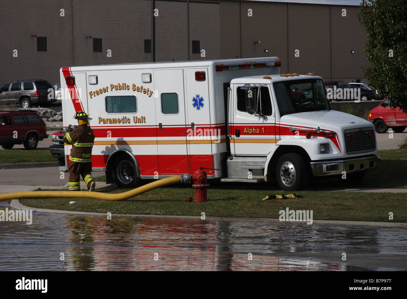 Emergency medical technician ems hi-res stock photography and images ...