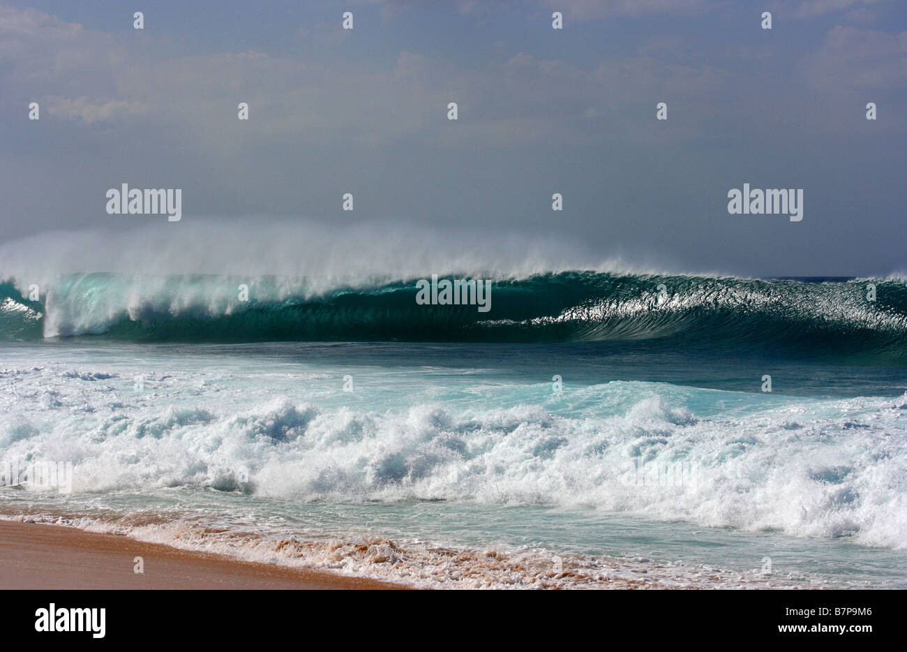 Perfect big empty wave barreling. Pipeline banzai Beach. North Shore ...